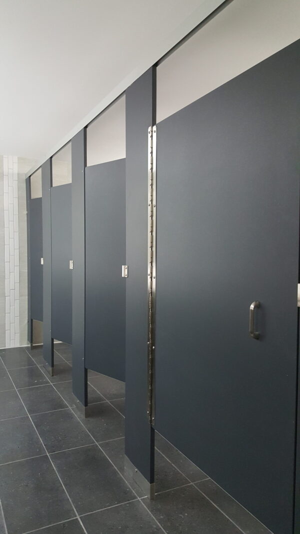 A Complete Guide to Phenolic Toilet Partitions