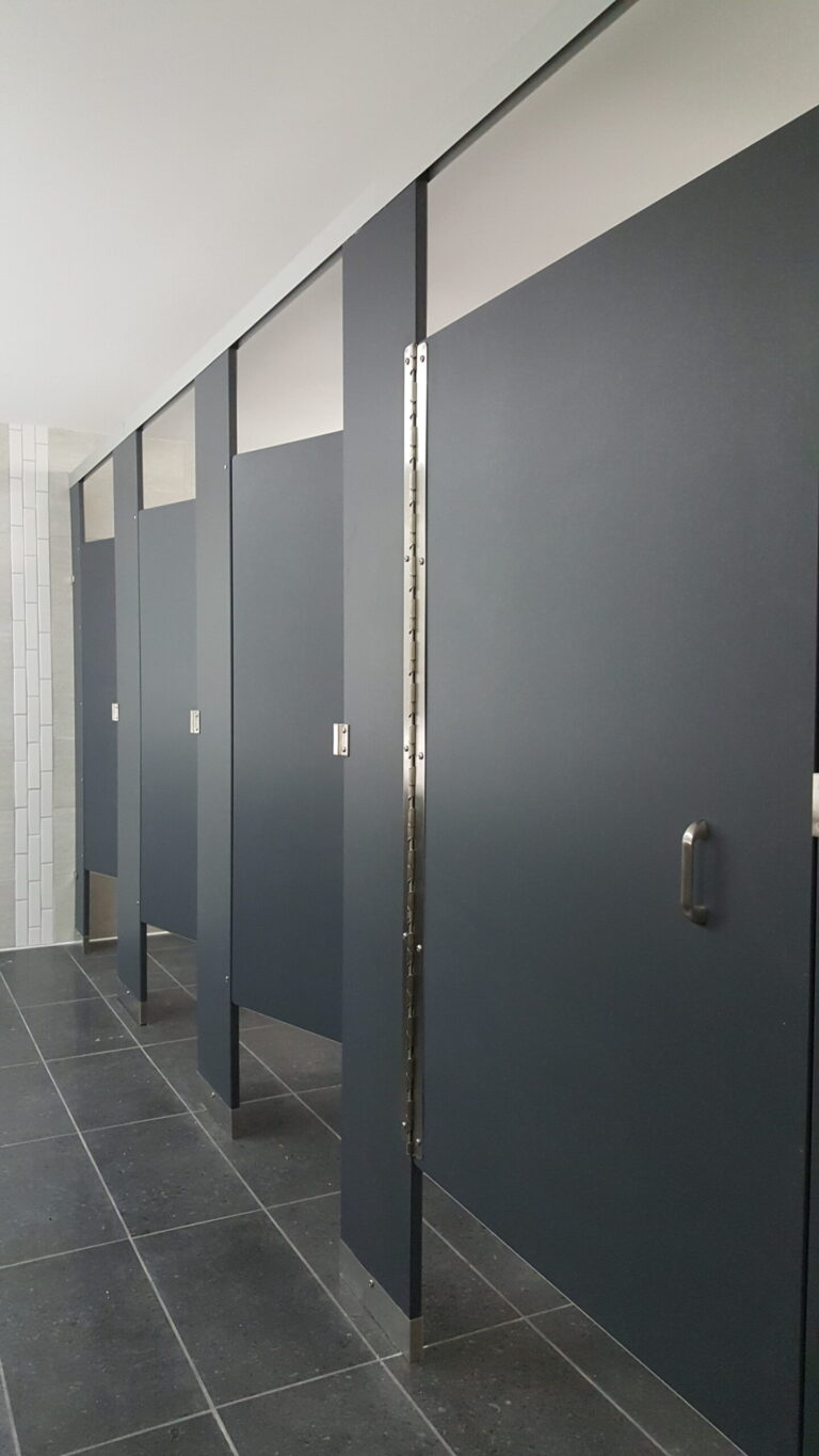 A Complete Guide to Phenolic Toilet Partitions